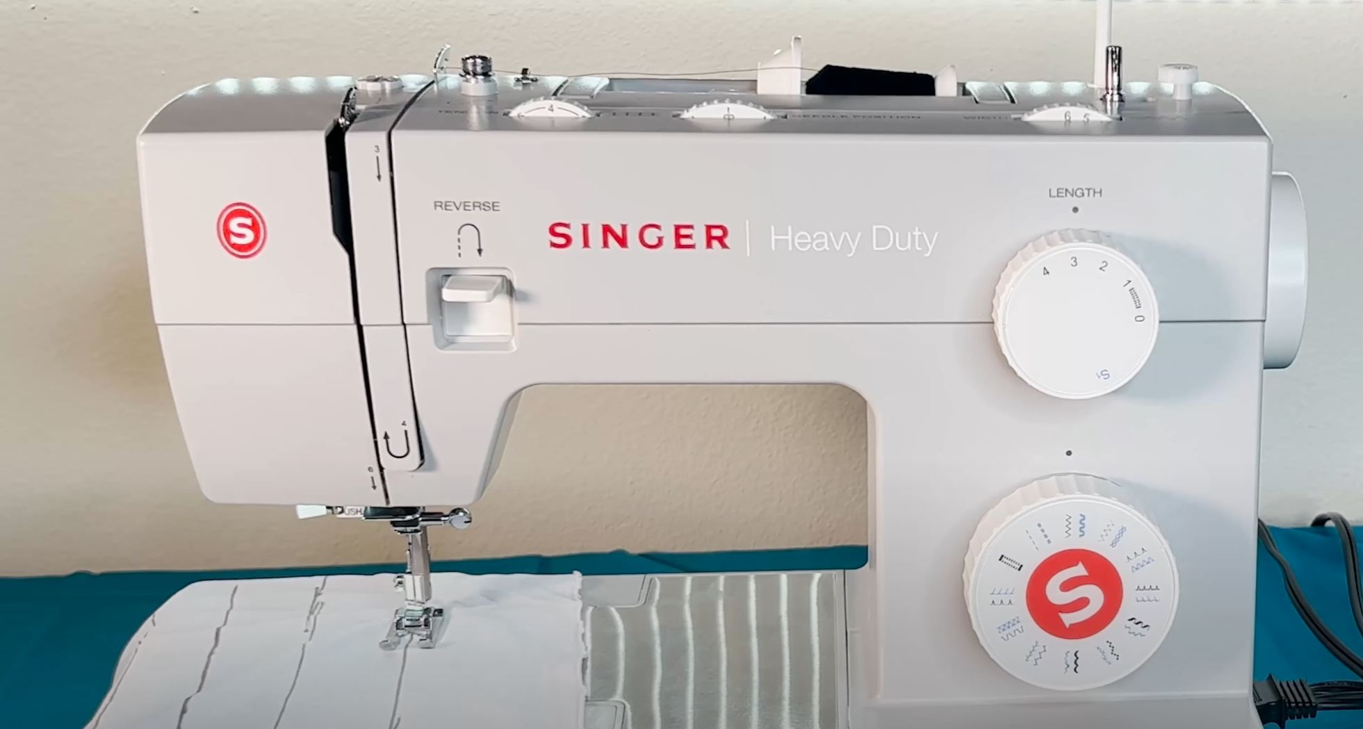 Singer Heavy Duty 4411 Sewing Machine Review – SewingMachineGuide.co.uk